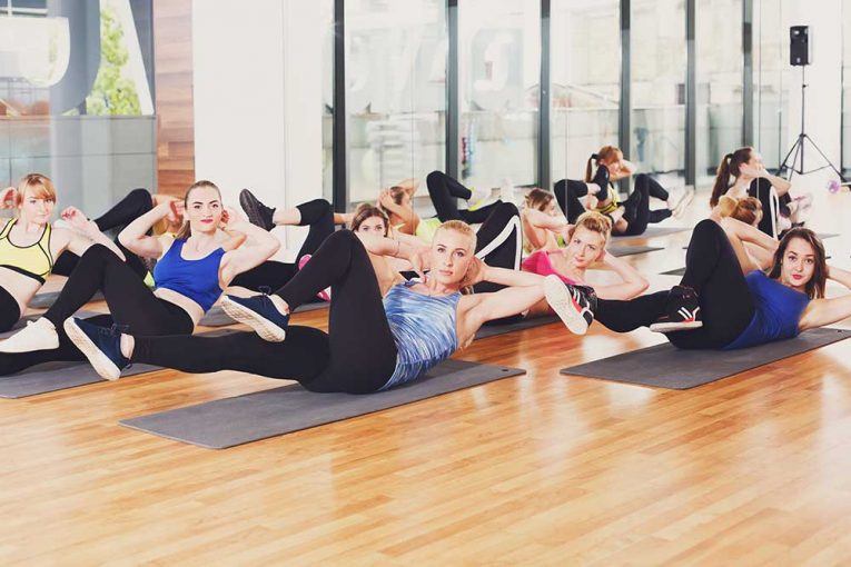 How To Do Cross Crunches In 4 Easy Steps - HeroMuscles